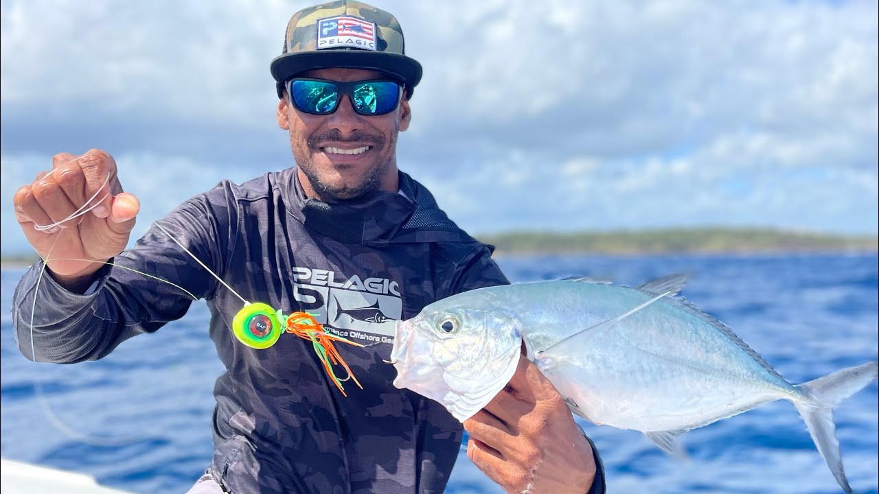 Cardumen de cojinuas alrededor de el kayak 🤯🤯 , en pesca con plumillas ...