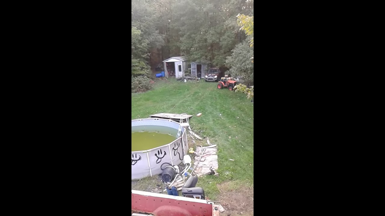 Viral Video UK: Redneck pool jump - YouTube