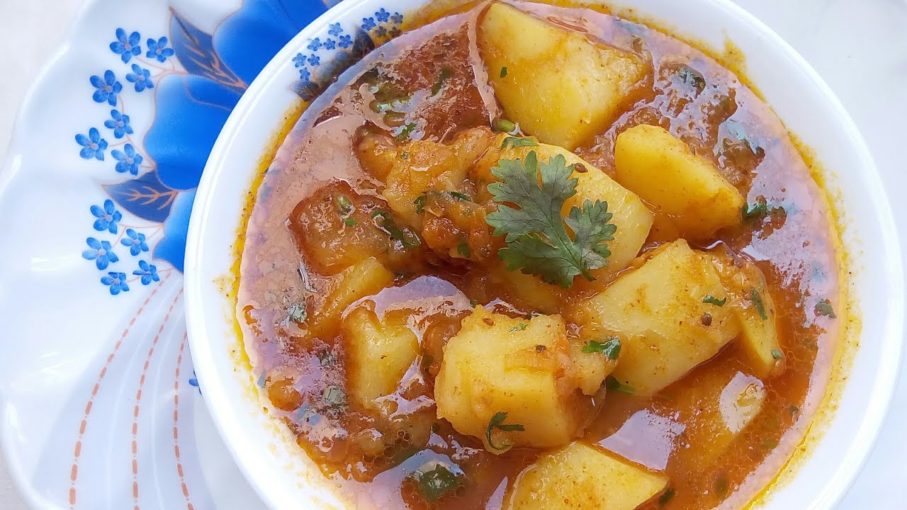 Aloo Curry Recipe/Dhaba style Aloo bhaji/aloo bhaji हलवाई के जैसी||Desi ...