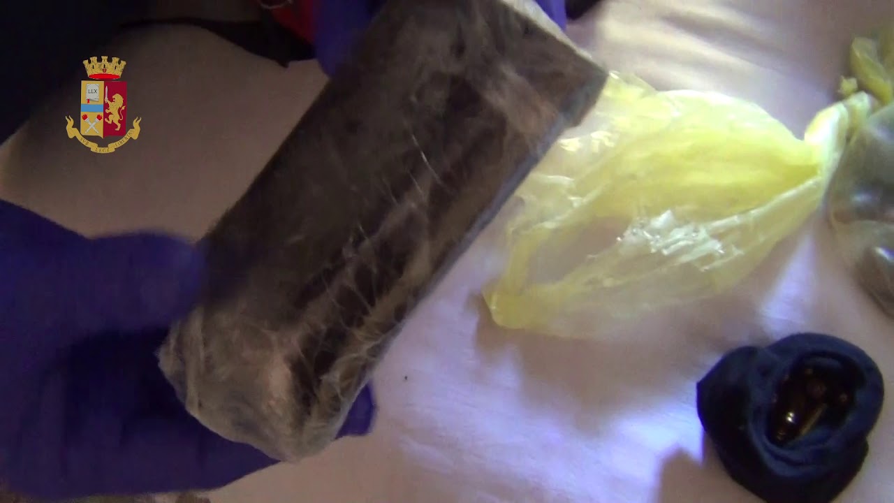 Siracusa, scoperta "centrale della droga": sequestrata hashish, cocaina ...