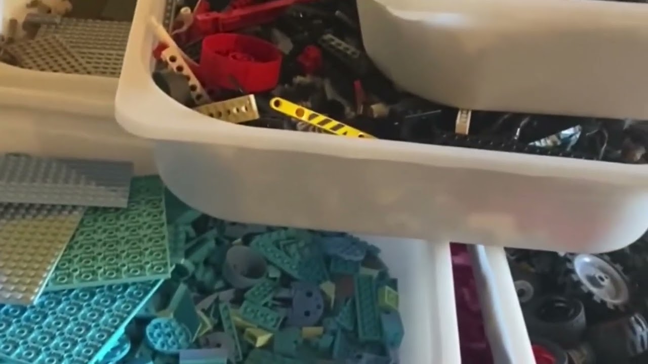 Lego brick sorting - YouTube