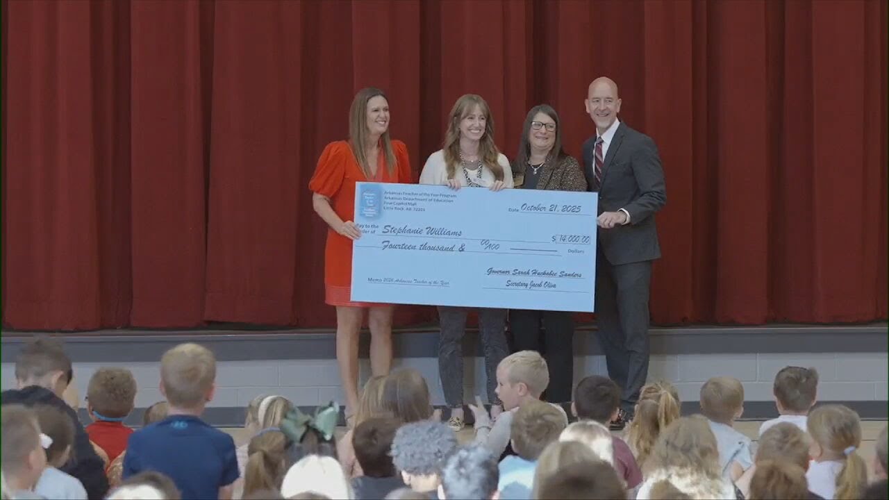 Gov. Sanders announces winner of Arkansas Teacher of the Year award ...