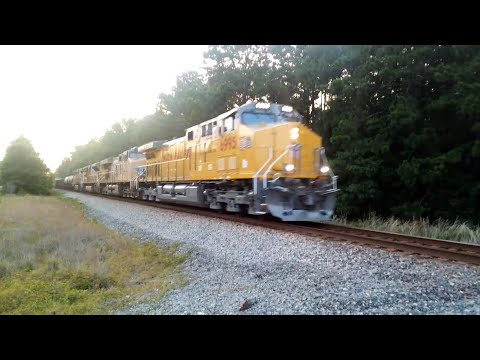 UP #6995 leads a friendly EB UP Manifest to Livonia, Louisiana!!! - YouTube
