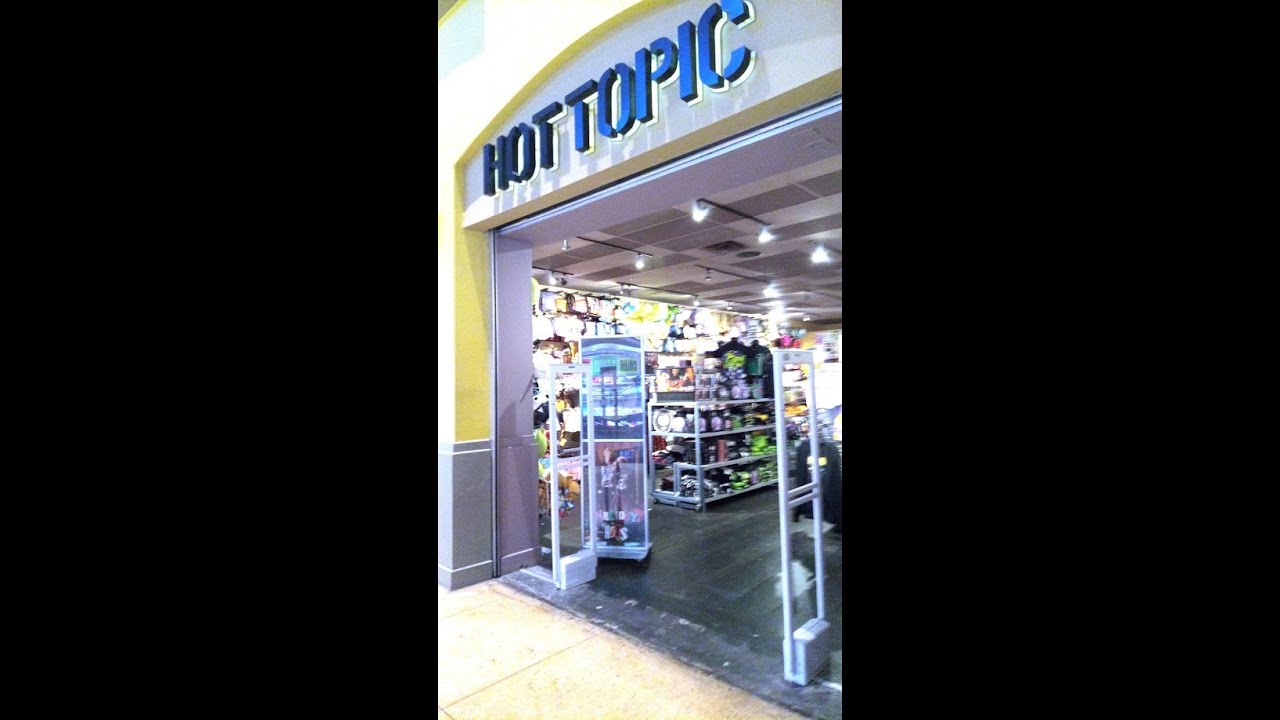 Hot Topic a Dolphin Mall Miami Sweetwater, FL 2023 - YouTube