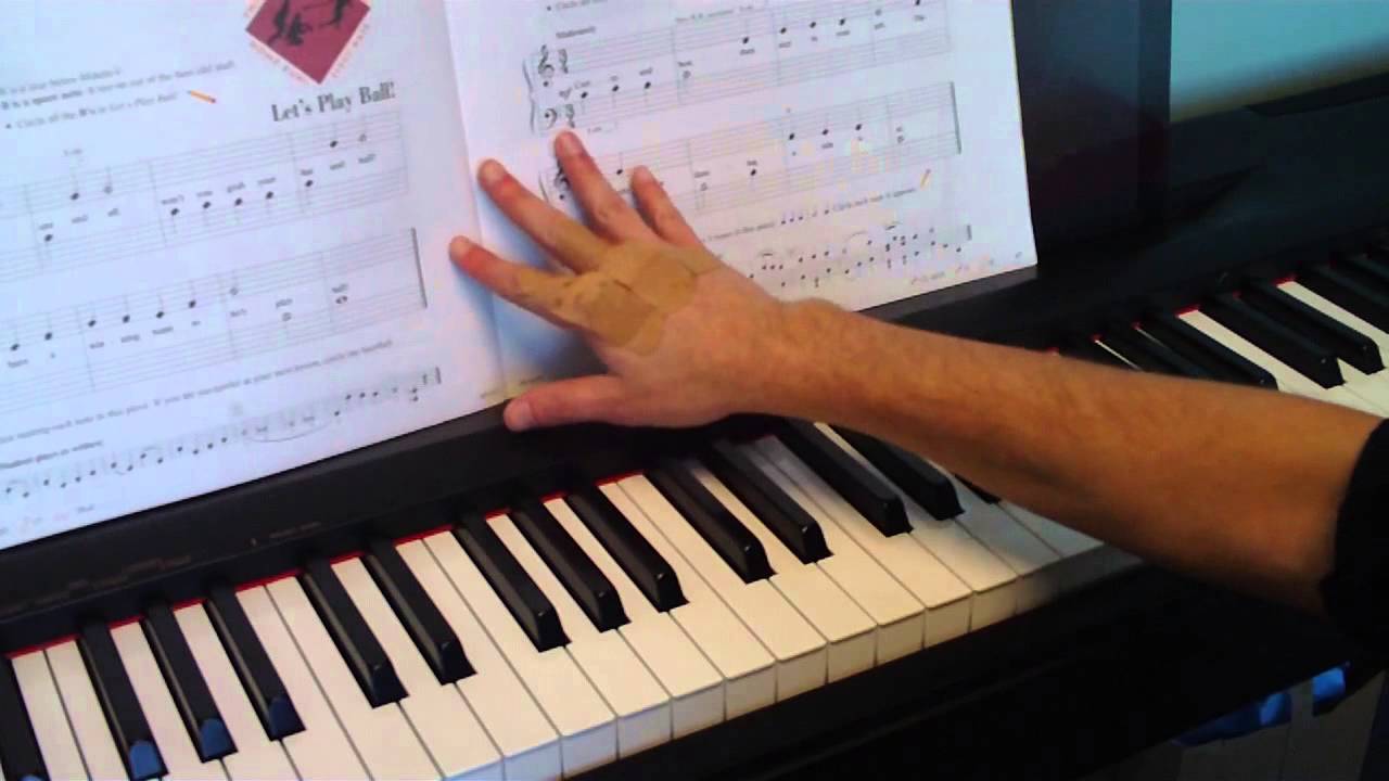 Piano Tutorial - Petite Minuet - Primer Level - Lesson - YouTube