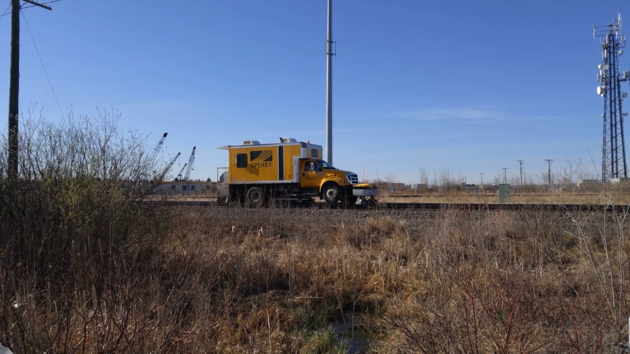 CN Intermodal/Business Cars/Sperry Rail at Beach Jct. - Winnipeg, MB ...