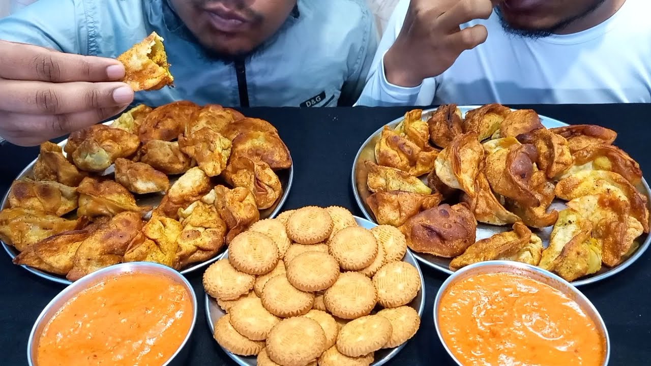 CHICKEN MOMOS FRY AND VITA MILK BISCUITS | FRY MOMOS EATING | FRIED ...