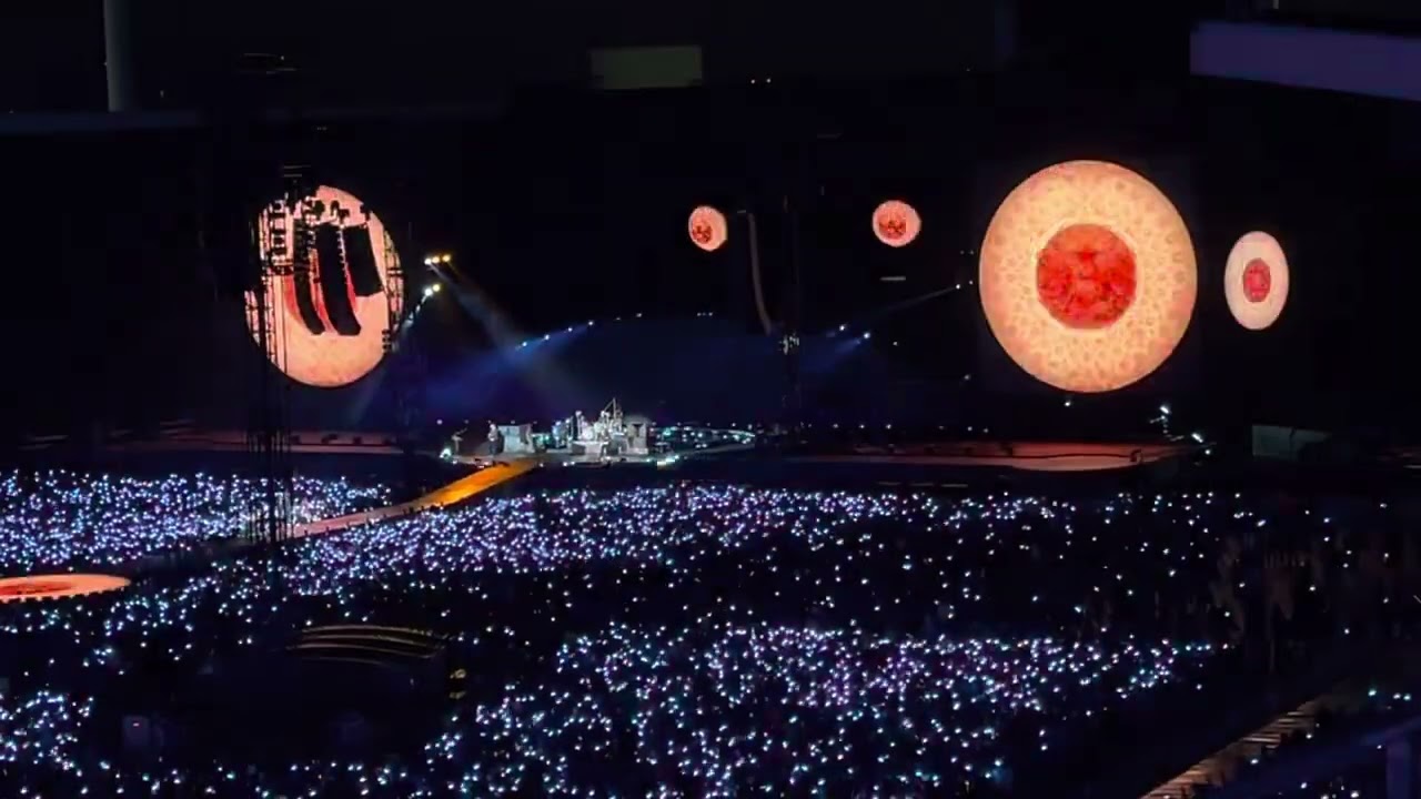 Coldplay - Humankind (Live / Santiago / Chile) Xylobands - YouTube