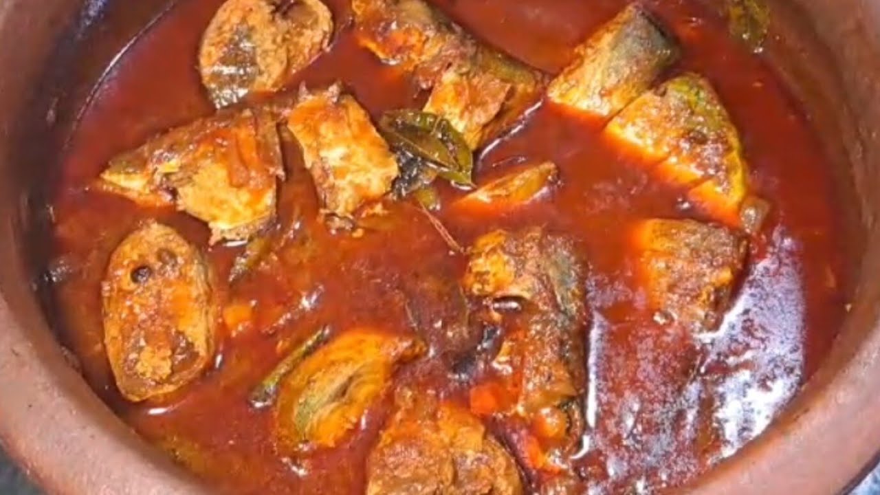 മീൻ മുളകിട്ടത്😋#Kerala style Fish curry recipe/Ayala curry /Ayala ...