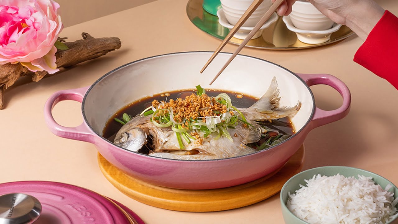 Le Creuset Steamed Fish - YouTube