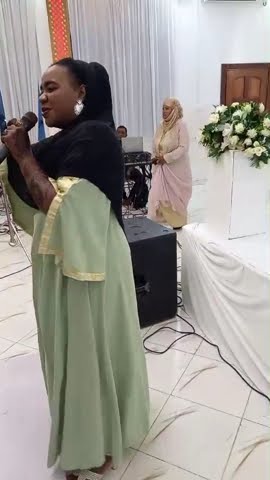 DRUMMER QUEEN - Zeinab Mbarak ( Lelele Africa ) #music #harusi #wedding ...