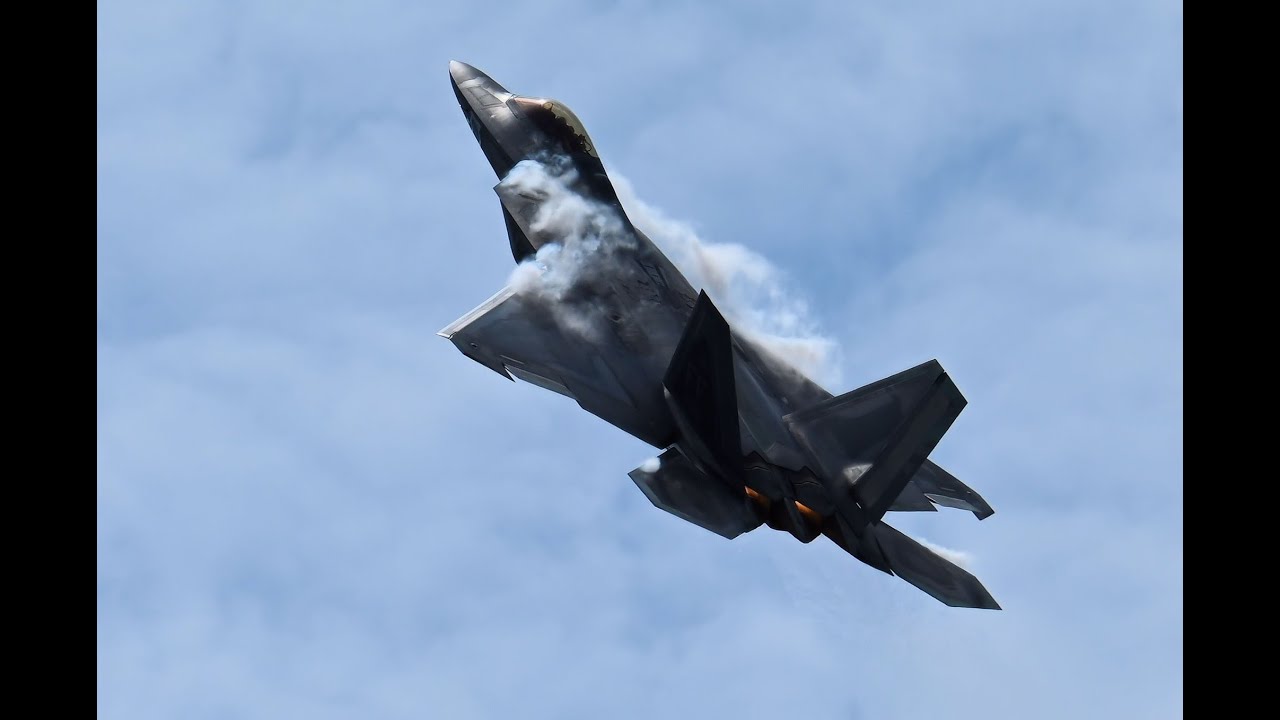 Lockheed Martin F-22 Raptor's Heart Pounding Performance at Fort ...