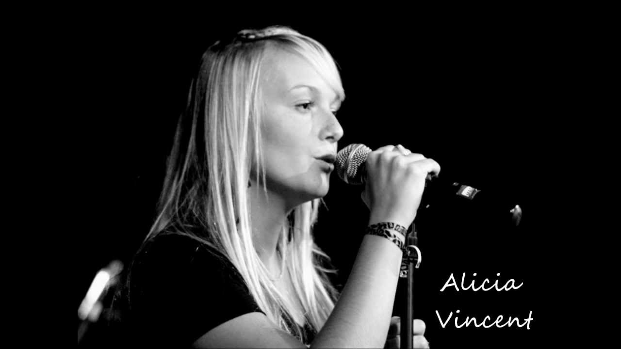 Alicia Vincent - L'hymne à l'amour - YouTube