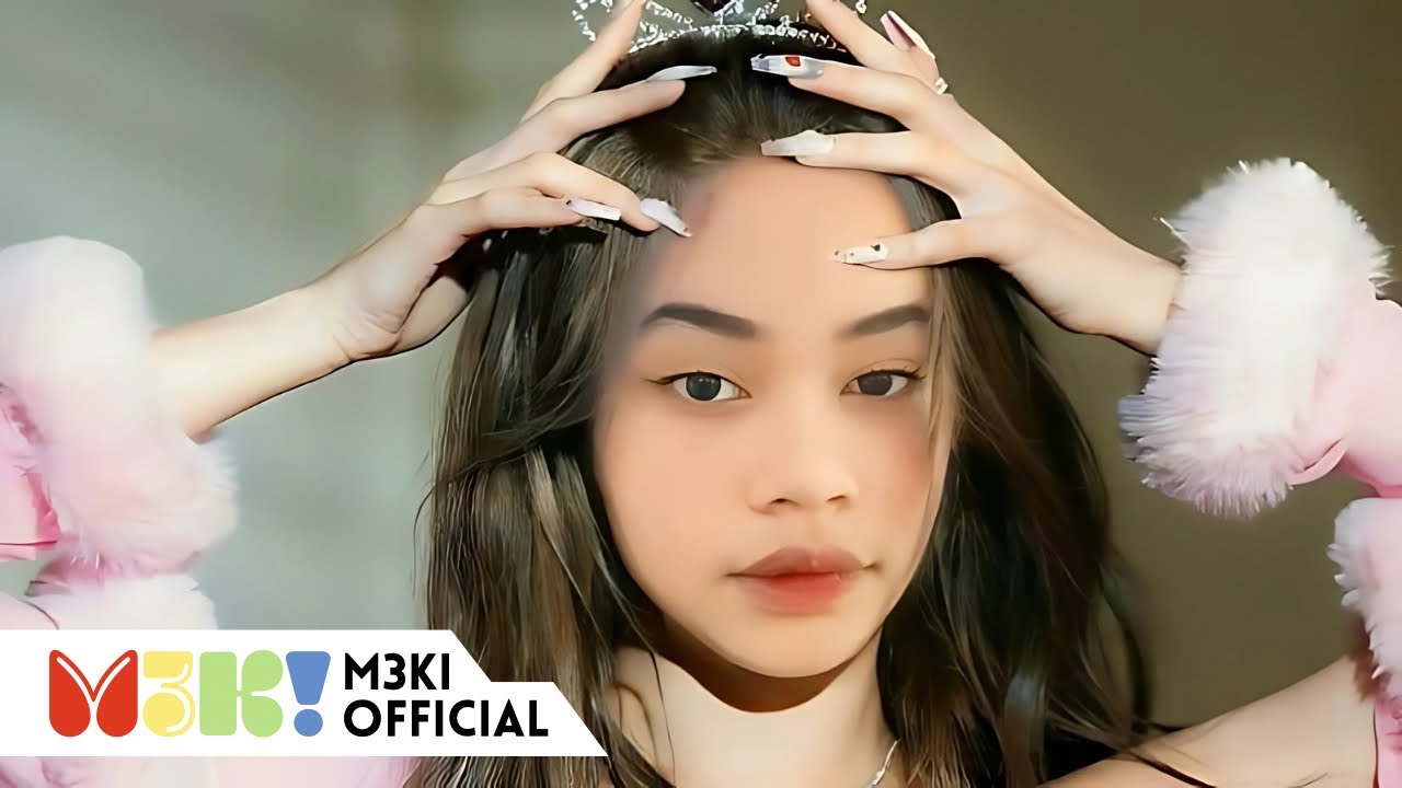 RUBY (루비) ‘GIMME MORE’ MV - YouTube