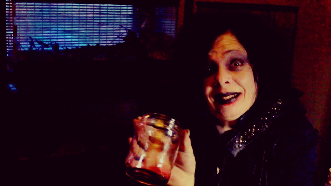 Vamp-punks Episode 1 - The Guitarist - Klondike Kate Vampumentary - YouTube