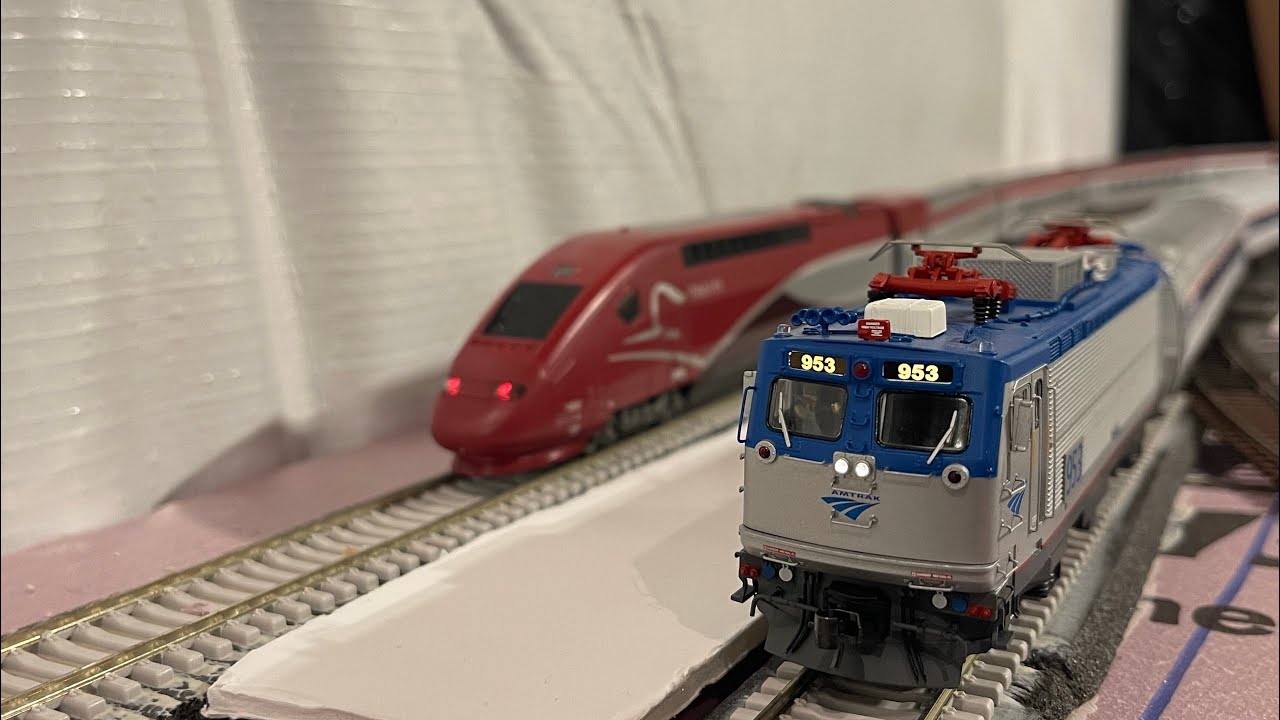 Ho Scale Amtrak Layout (Busy Day) - YouTube