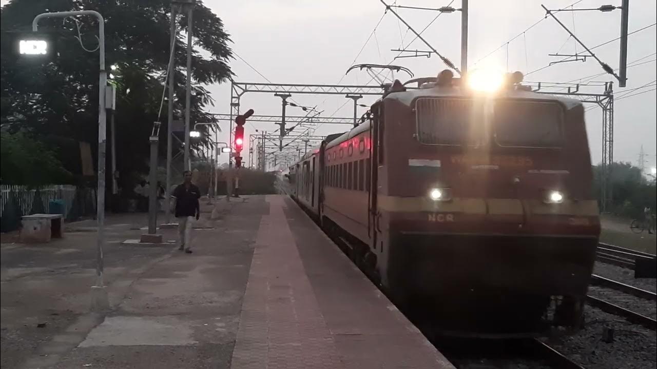 Udaipur City-Khajuraho Express With First LHB run. - YouTube