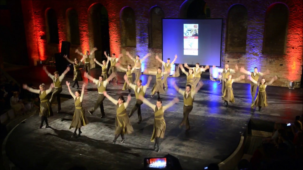 Χορευτικό Τμήμα Δήμου Πατρέων - Ζεϊμπέκικο Ολυμπιάδας - YouTube