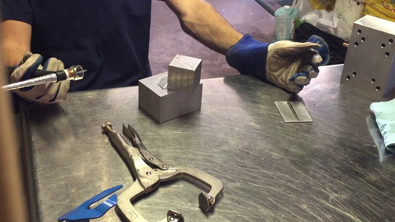 Tig welding *Razor blade challenge* - YouTube