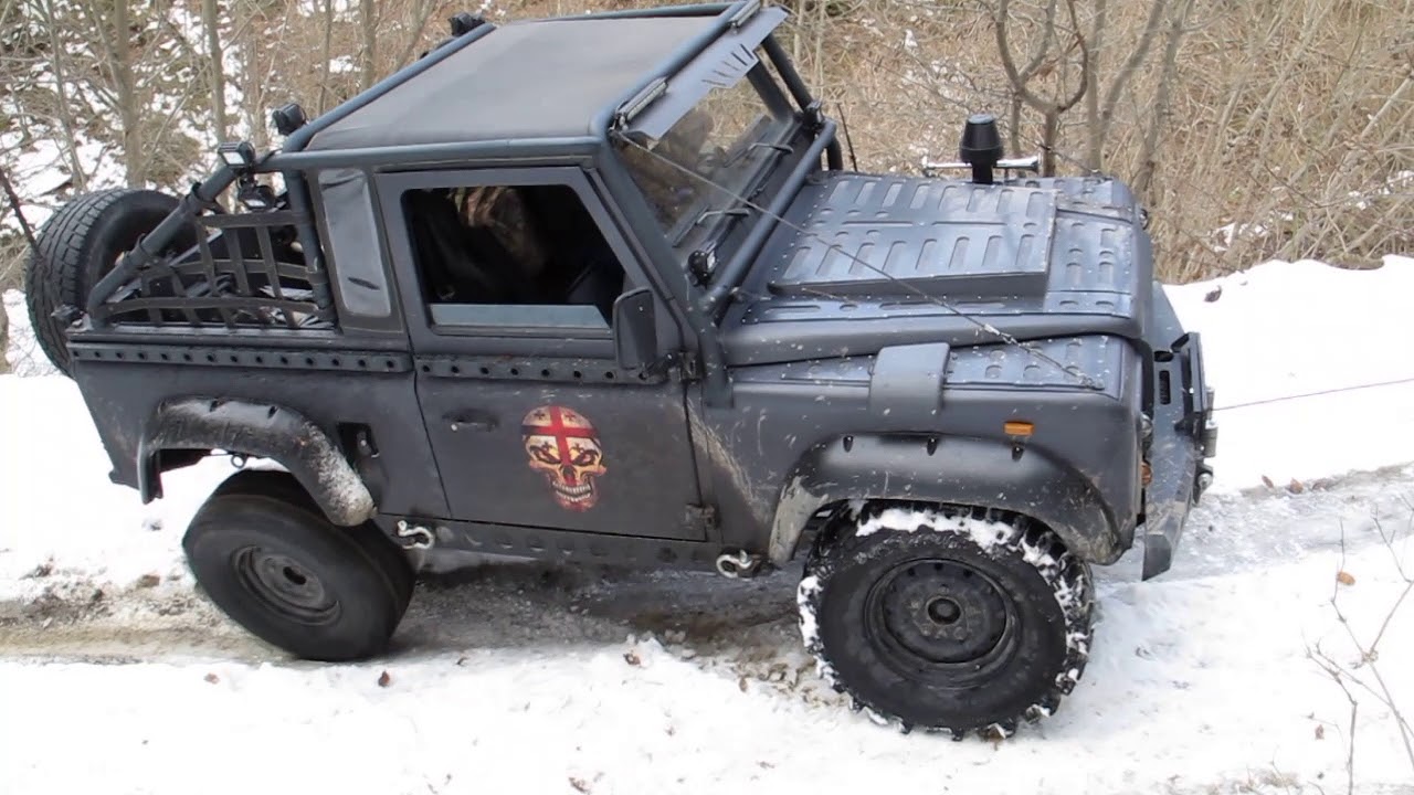 LAND ROVER DEFENDER OFF-ROAD CHALLENGE - YouTube