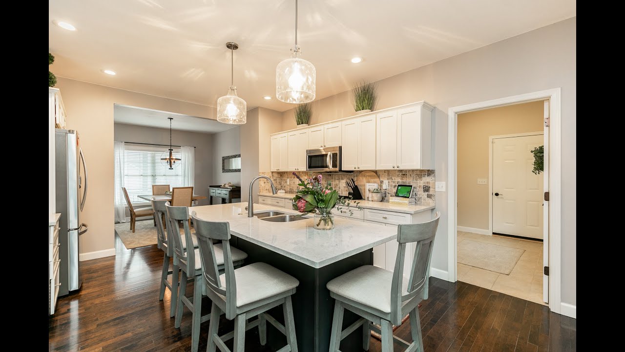 1025 Forest Edge Dr Coralville, Iowa - YouTube