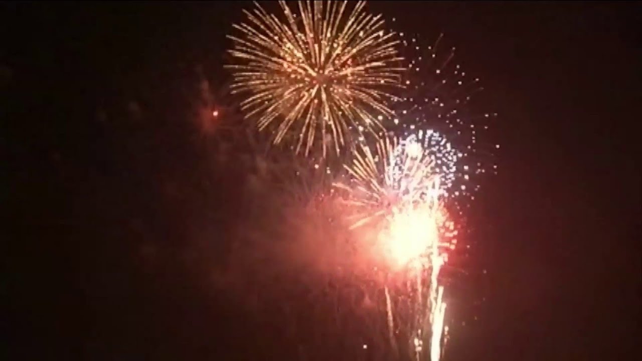 4th of July safety: Sparklers burn at 2,000 degrees - YouTube