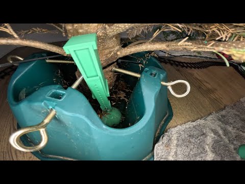 Keep your Christmas Tree fresh with a simple water level sensor - YouTube