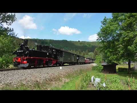 Pfingsten 2022 bei der Preßnitztalbahn ☆ 99 1542-2  bei der Abfahrt aus dem Haltepunkt Forellenhof ☆