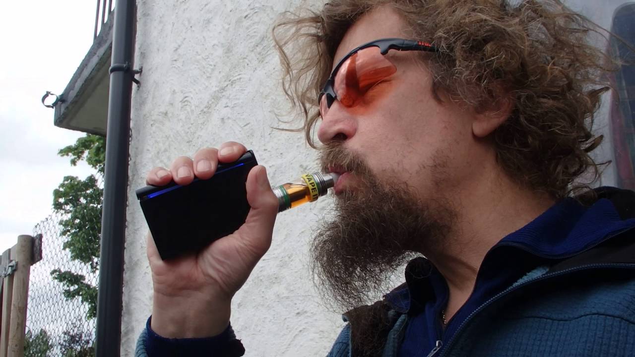Love vaping.. - YouTube