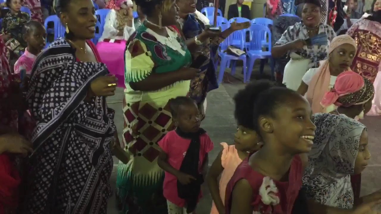Haroussi avec Joujou des Comores Ouani - YouTube