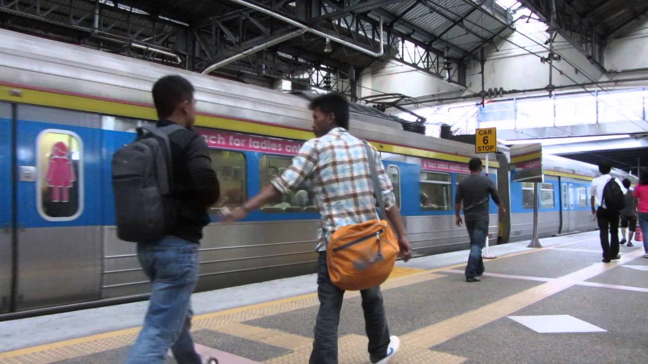 KTM Komuter Class 83 EMU20 as 2382up departing Kuala Lumpur (» Rawang ...