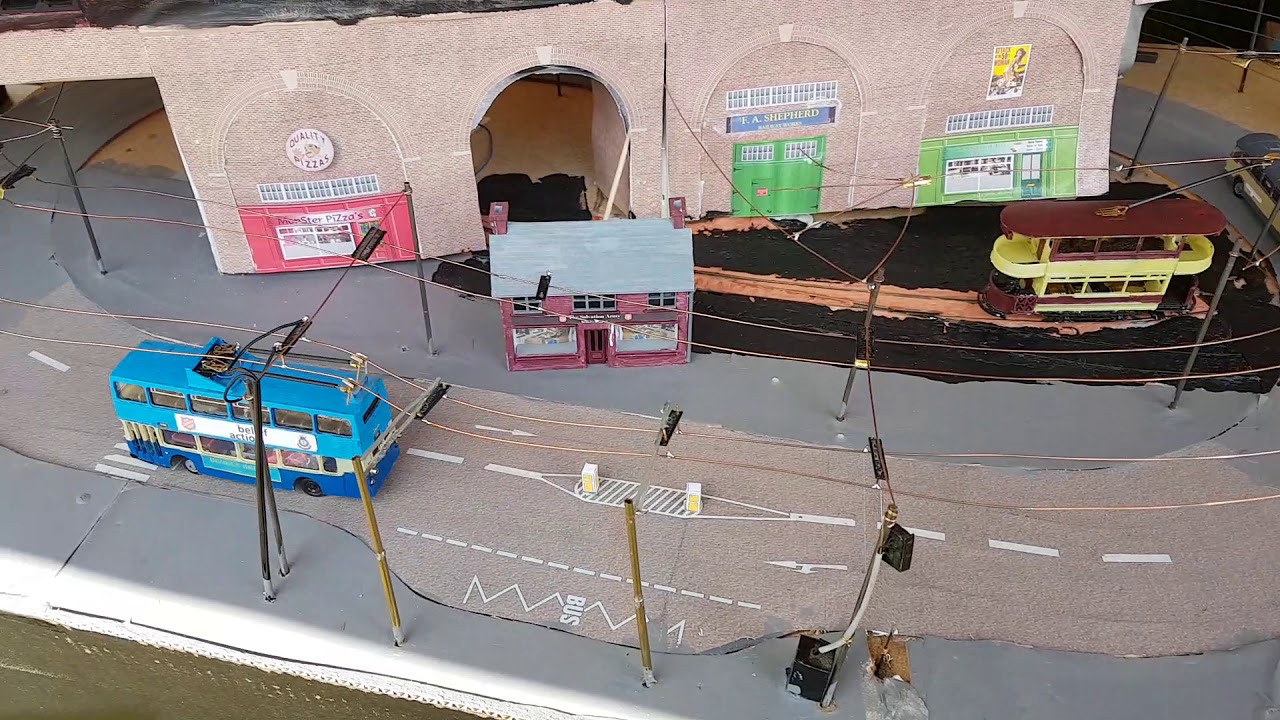 1:76 working model trolleybus layout - YouTube