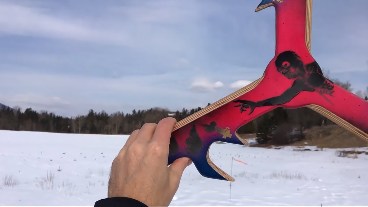 Hunting boomerang with a beautiful return flight - YouTube