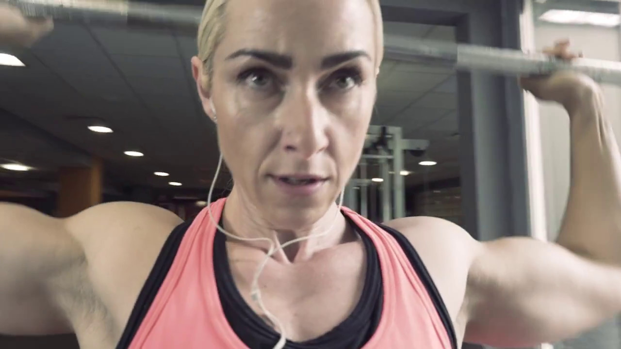 MICHAELA KINC female bodybuilding and fitness motivation - mom ...