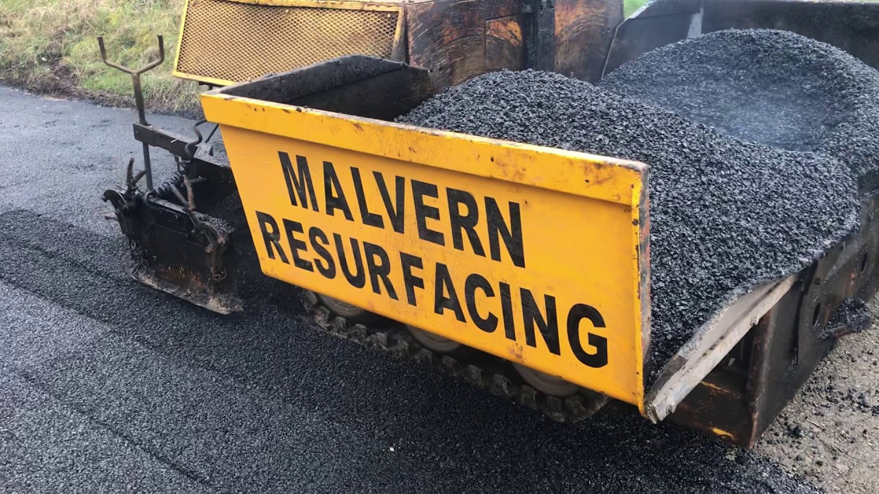 Tarmacing With A Allatt SP50 Tarmac Paver - YouTube