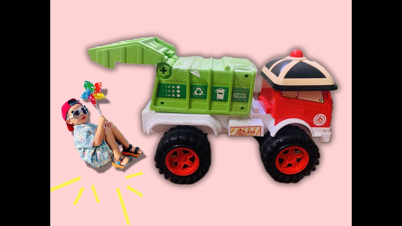 Đô Đô Chơi Ô Tô Xe Chở Rác Trên Cát - Playing Garbage Truck In The Sand ...
