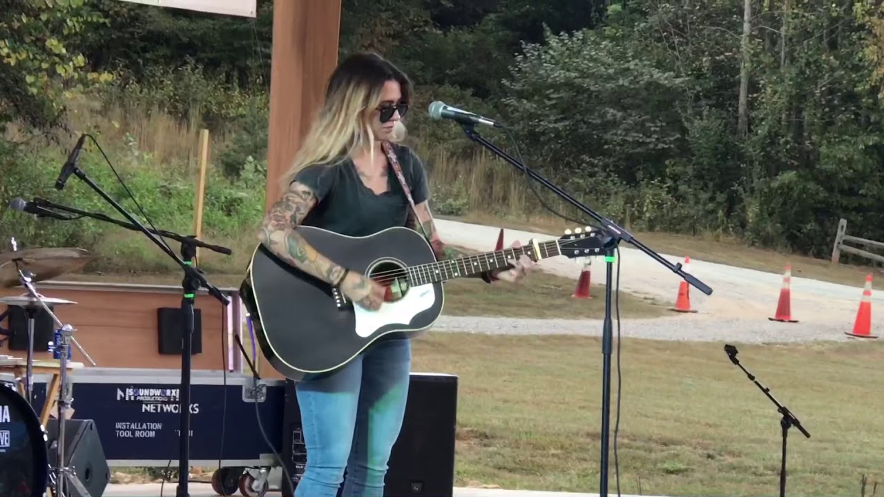 Morgan Wade - Kelly’s Drive 4K HD Chords - Chordify