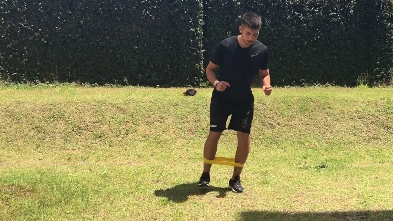 Ativação de glúteo médio - chute lateral com Mini Band . - YouTube