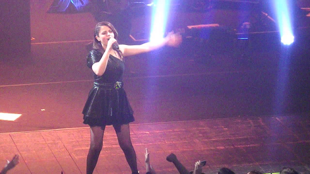 Annalisa - Splende Tour 2015 Mestre 10.05.15 Vincerò + Selfie con i ...