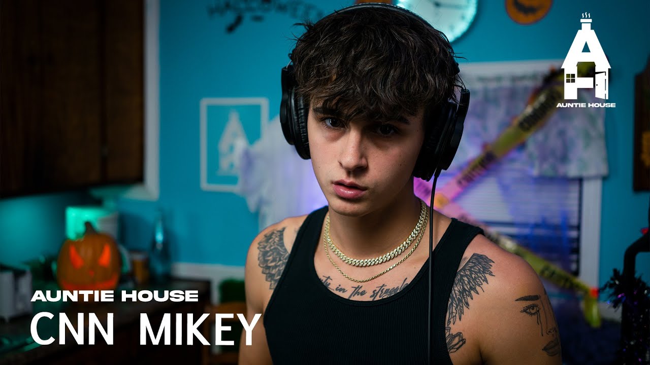 CNN Mikey - Bottled Emotions | Live Performance @AuntieHouse_ - YouTube