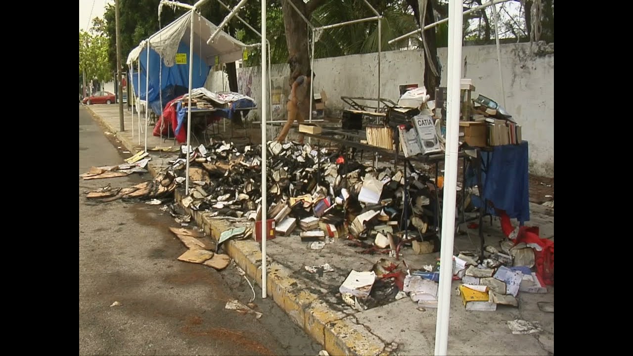 Más de mil libros quemados en incendio en Veracruz - YouTube