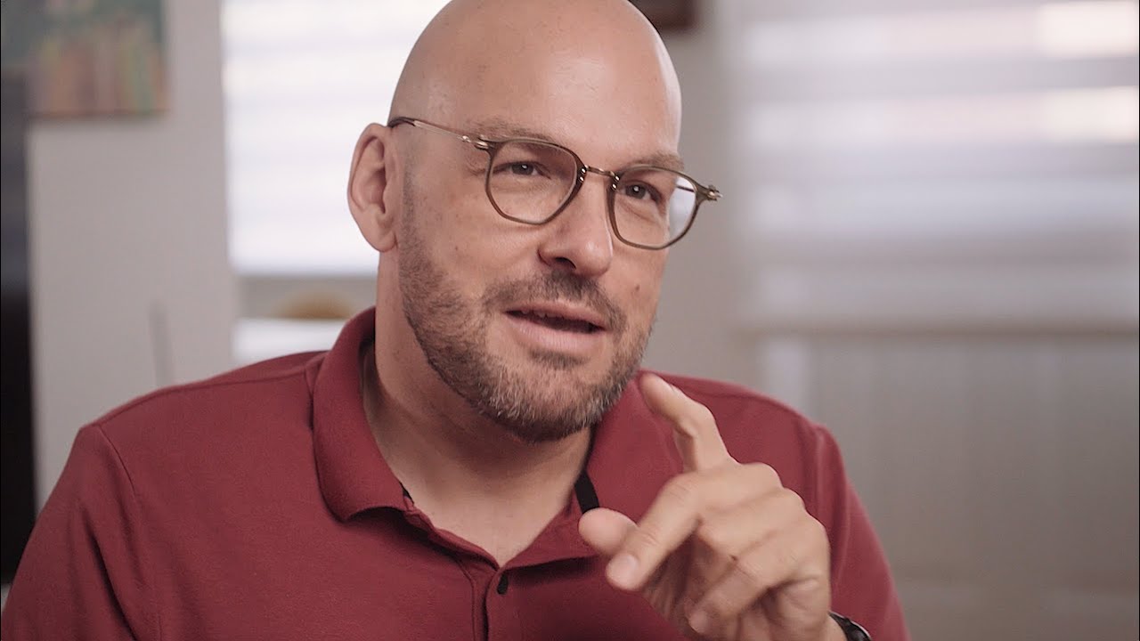 Baptisés et envoyés – Témoignage de l'abbé Stéphane Roy - YouTube