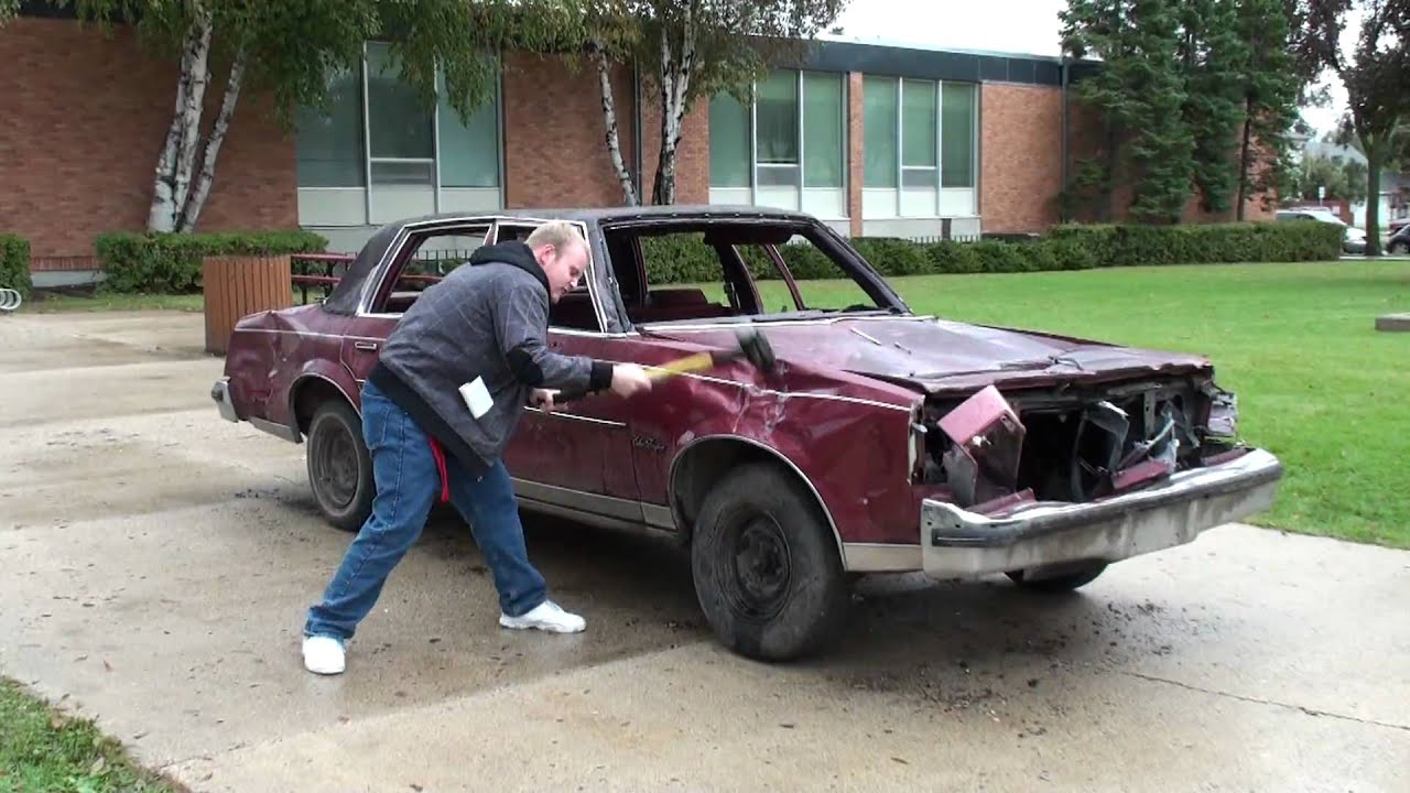 Homecoming 2009 Car Bash - YouTube