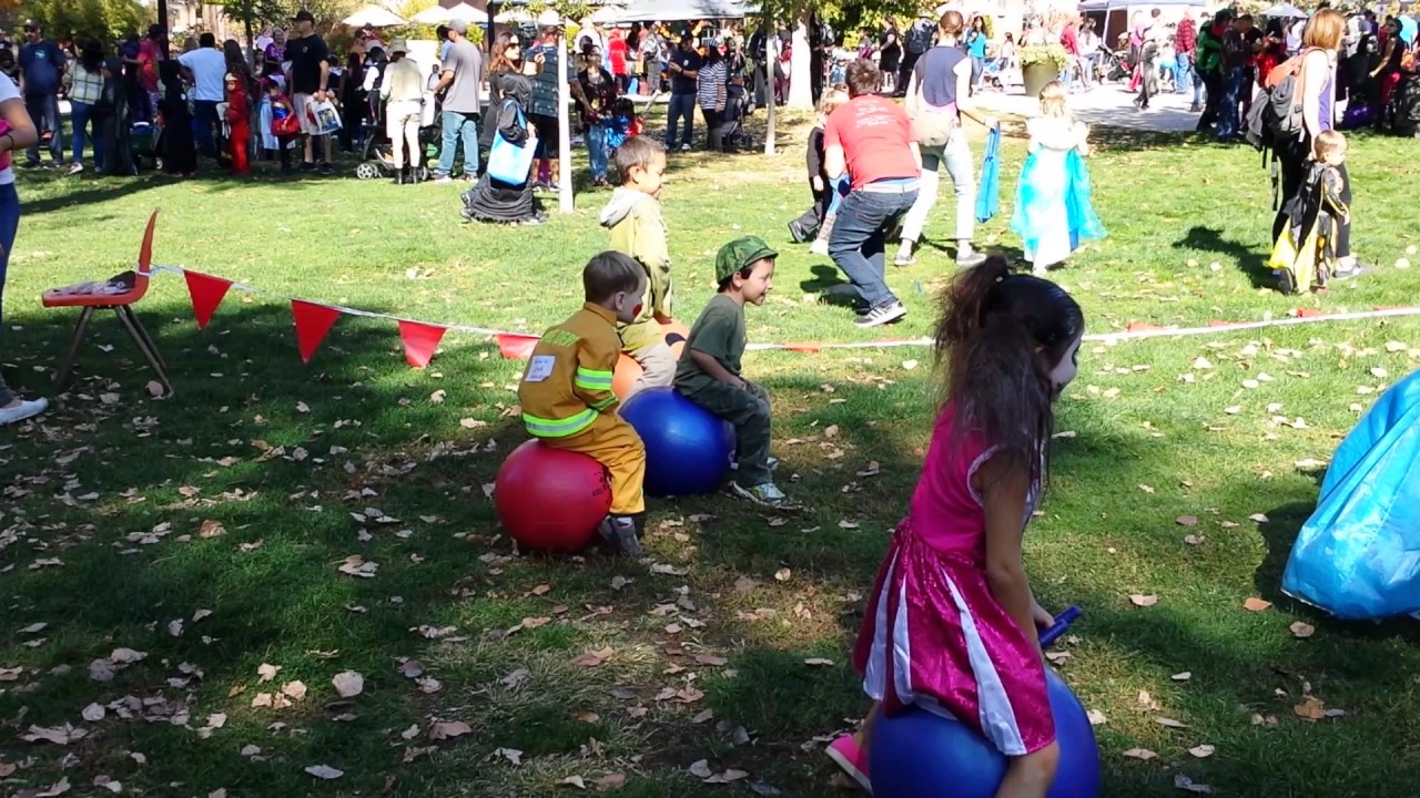 Edgar bouncy ball race - YouTube