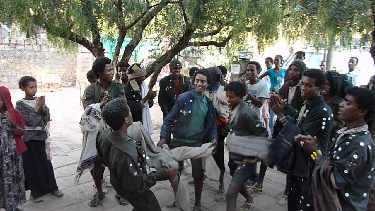 DANCE ESKESTA à LALIBELA - YouTube