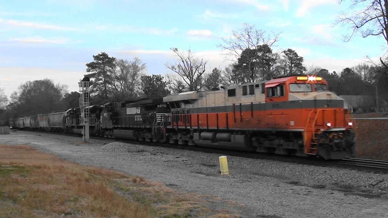 NS 46Z with the Interstate heritage on the point - YouTube