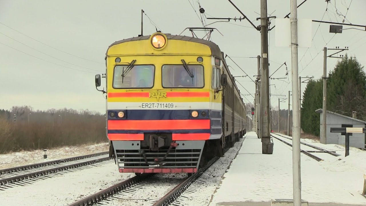 Электропоезд ЭР2Т-7114 на ст. Скулте / ER2T-7114 EMU at Skulte station ...