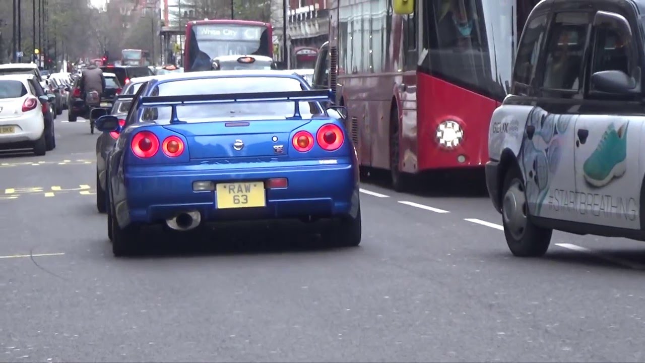 Nissan GTR R34s 2x in London. - YouTube