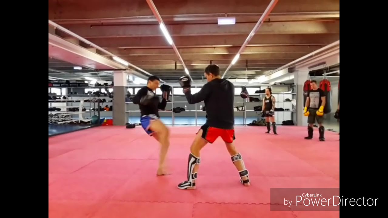 Muay Thai: attack from a different angle - YouTube