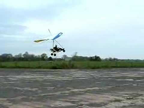 North Wing Stratus ATF trike take-off run - YouTube